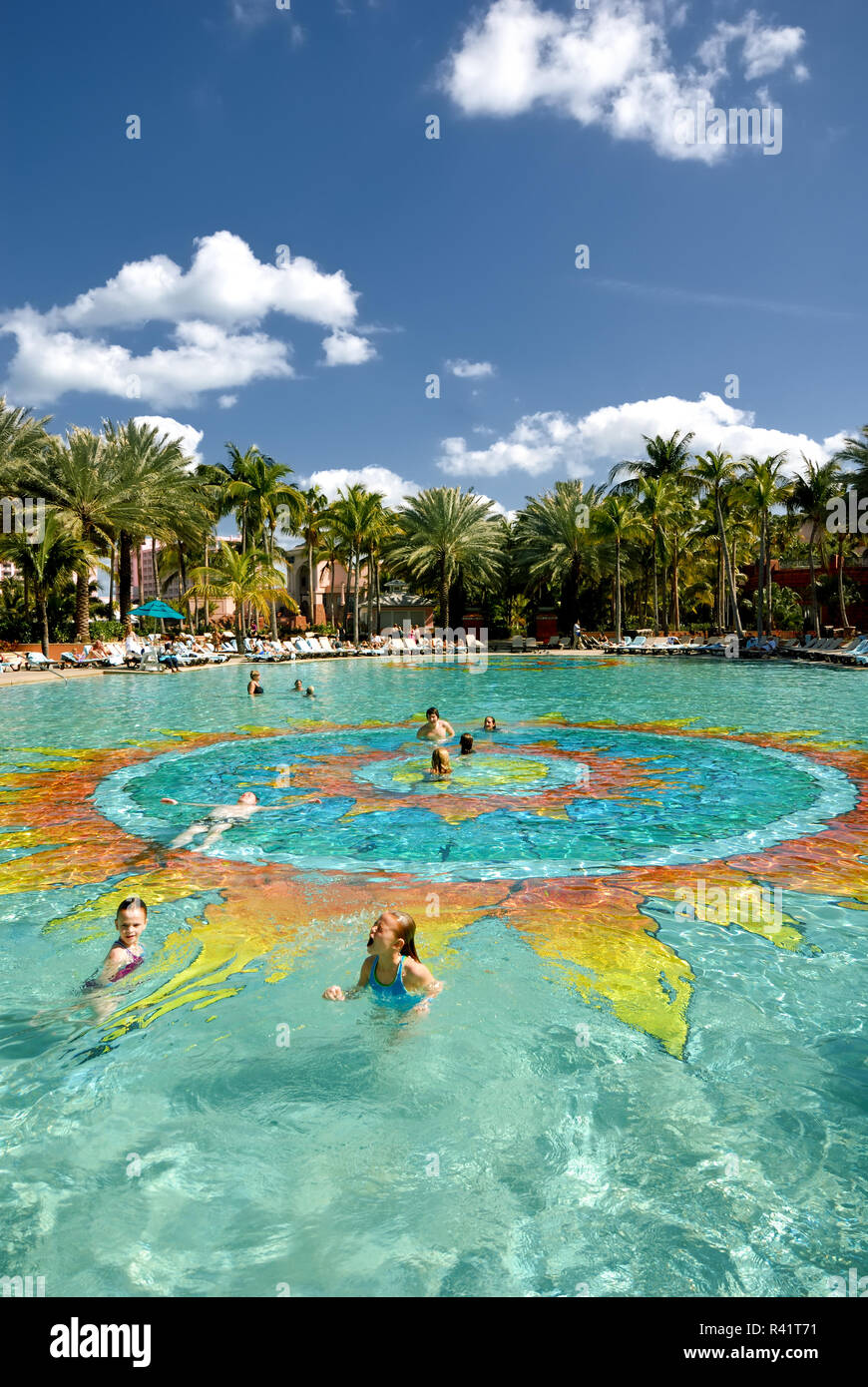 Atlantis bahamas pool hi-res stock photography and images - Alamy