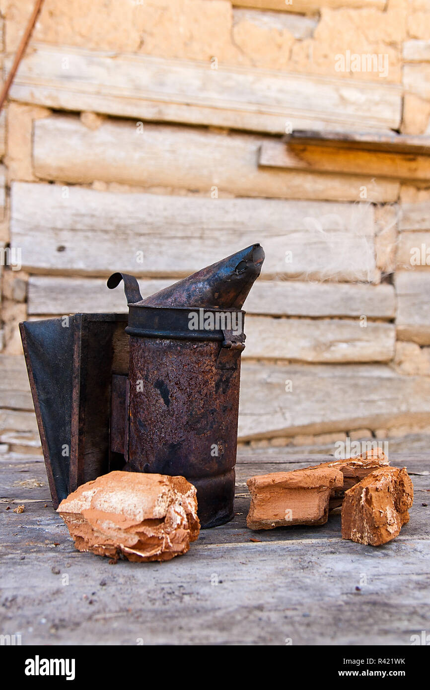 Vintage smoker hi-res stock photography and images - Alamy