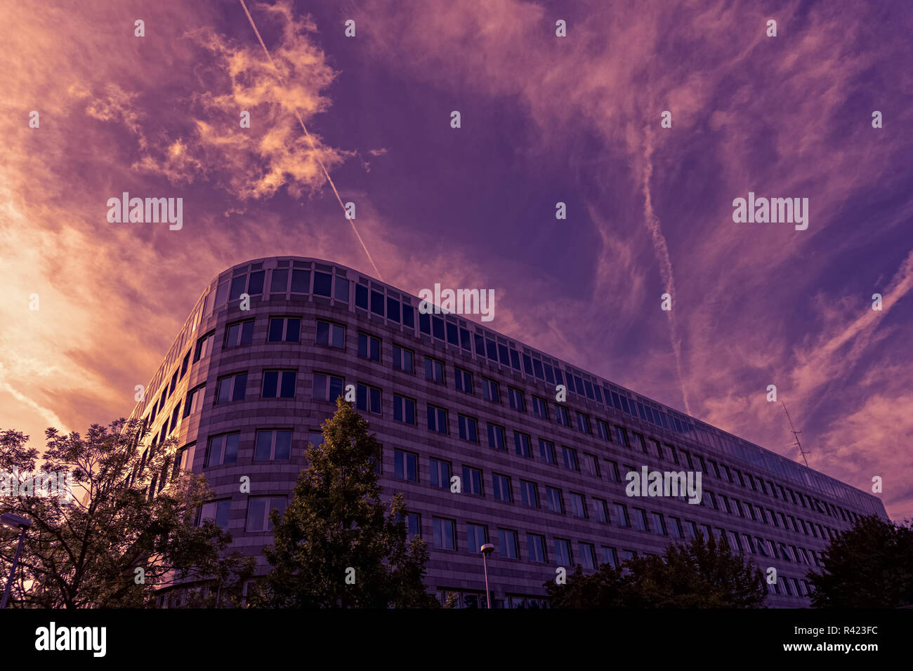 Big office building hi-res stock photography and images - Alamy