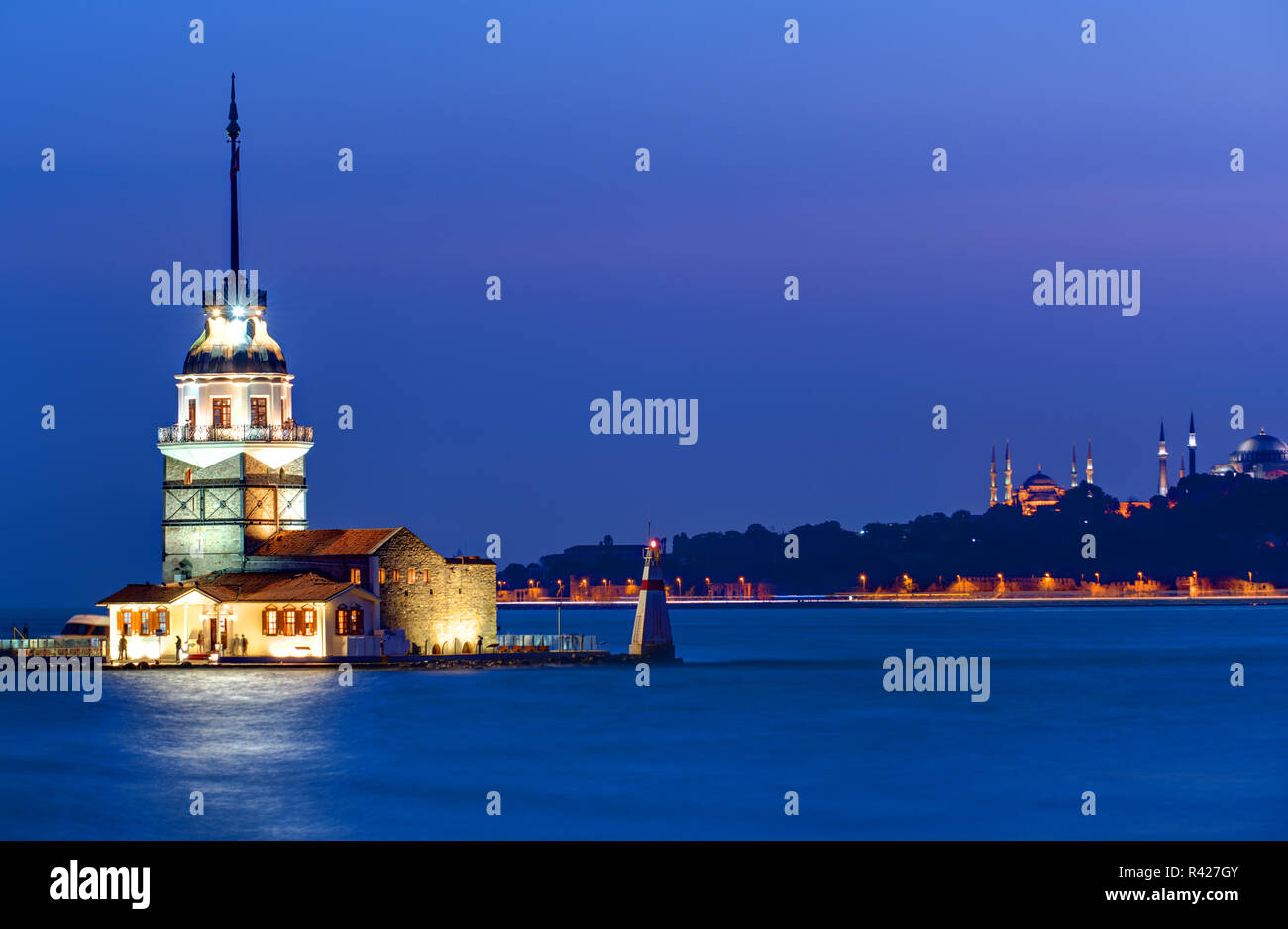 the leander's tower in istanbul at night Stock Photo - Alamy