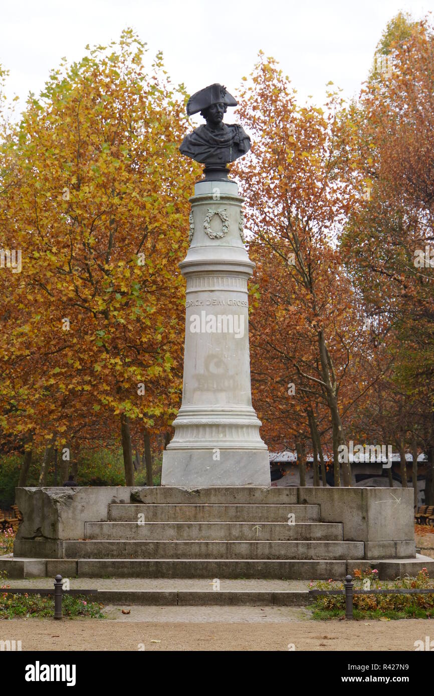 frederick the great monument in the friedrichshain park Stock Photo - Alamy
