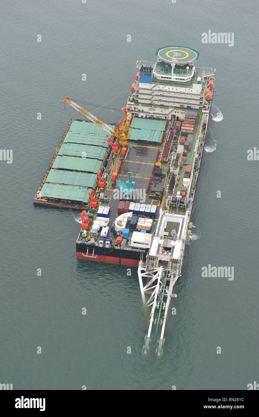 Pipelaying hi-res stock photography and images - Alamy