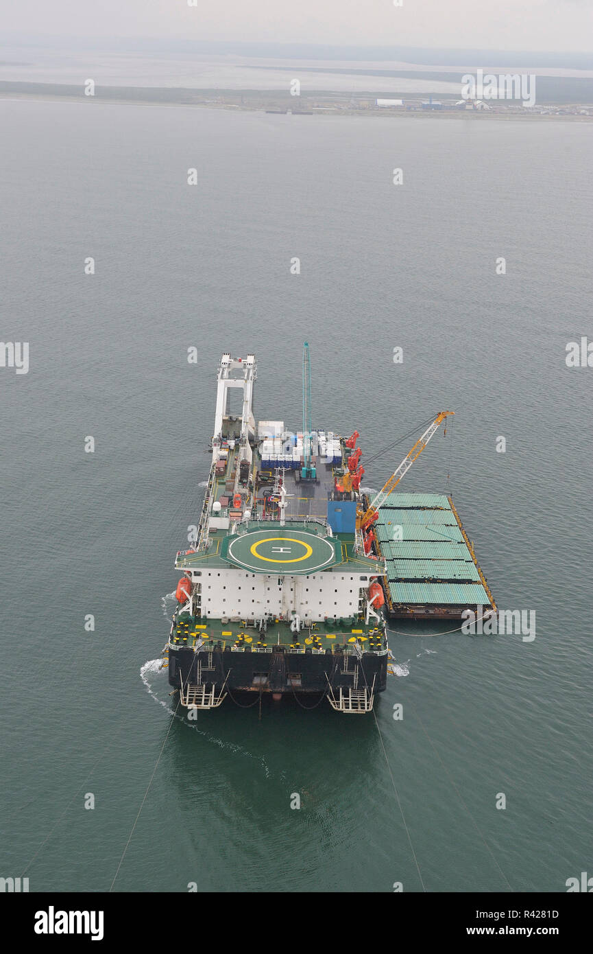Container loading and unloading systems hi-res stock photography and ...