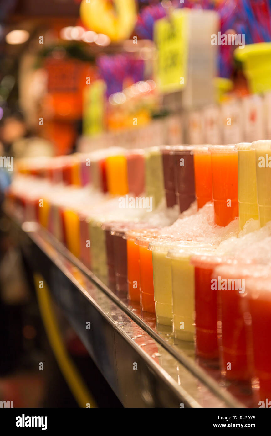 fresh smoothies at a market stall Stock Photo - Alamy
