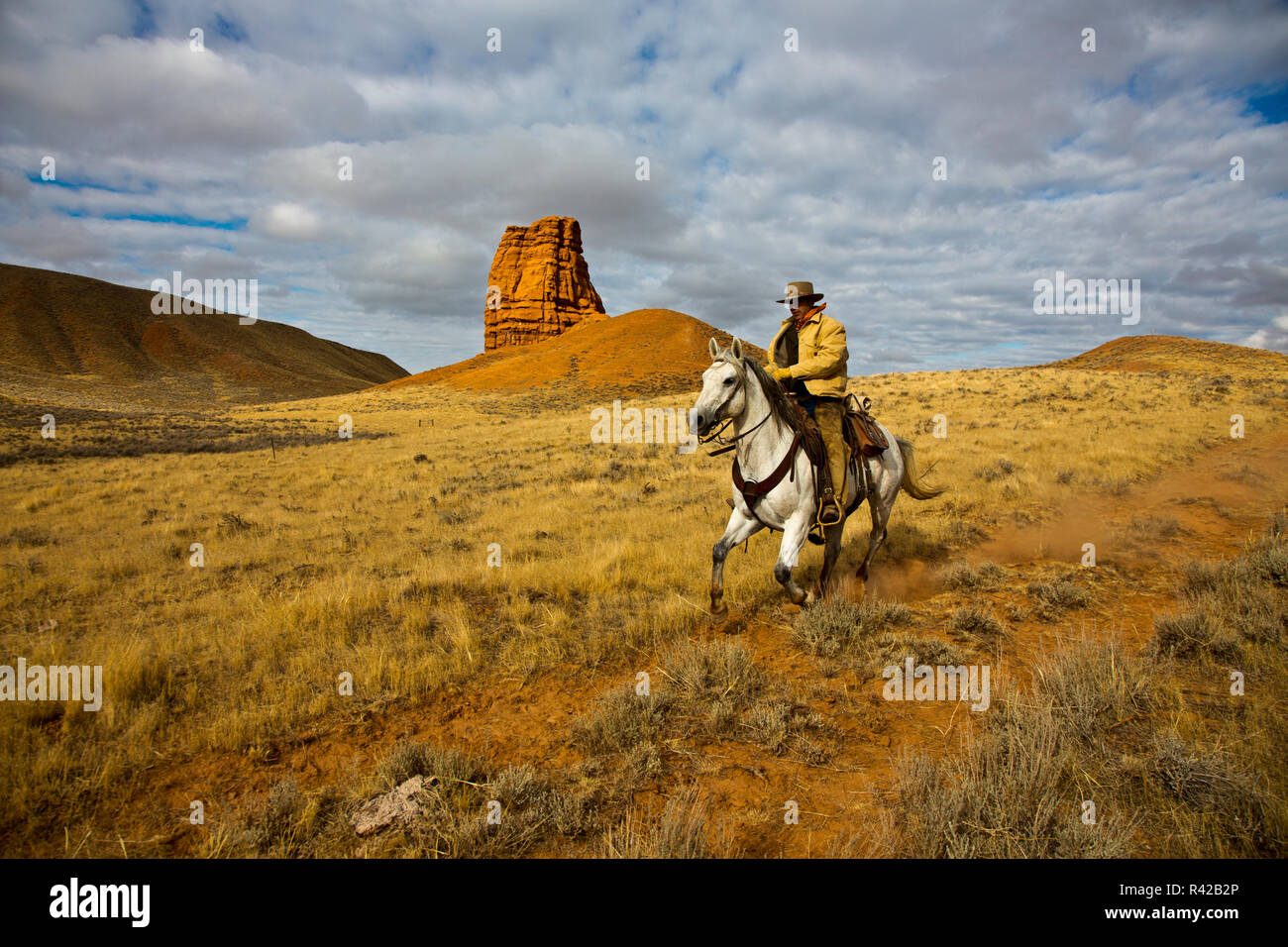 Cowboy horse cliff hi-res stock photography and images - Alamy