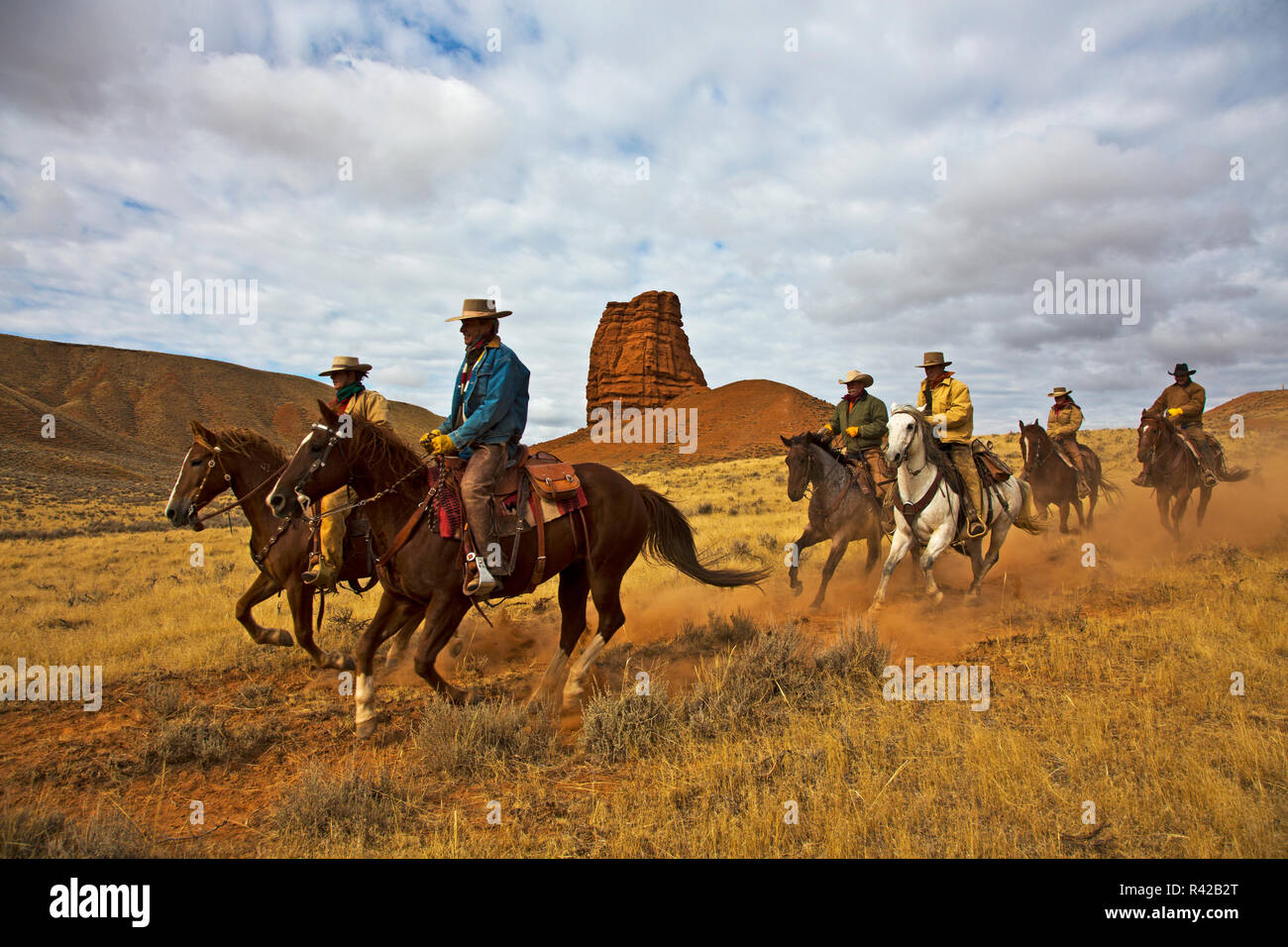 Cowboy horse cliff hi-res stock photography and images - Alamy