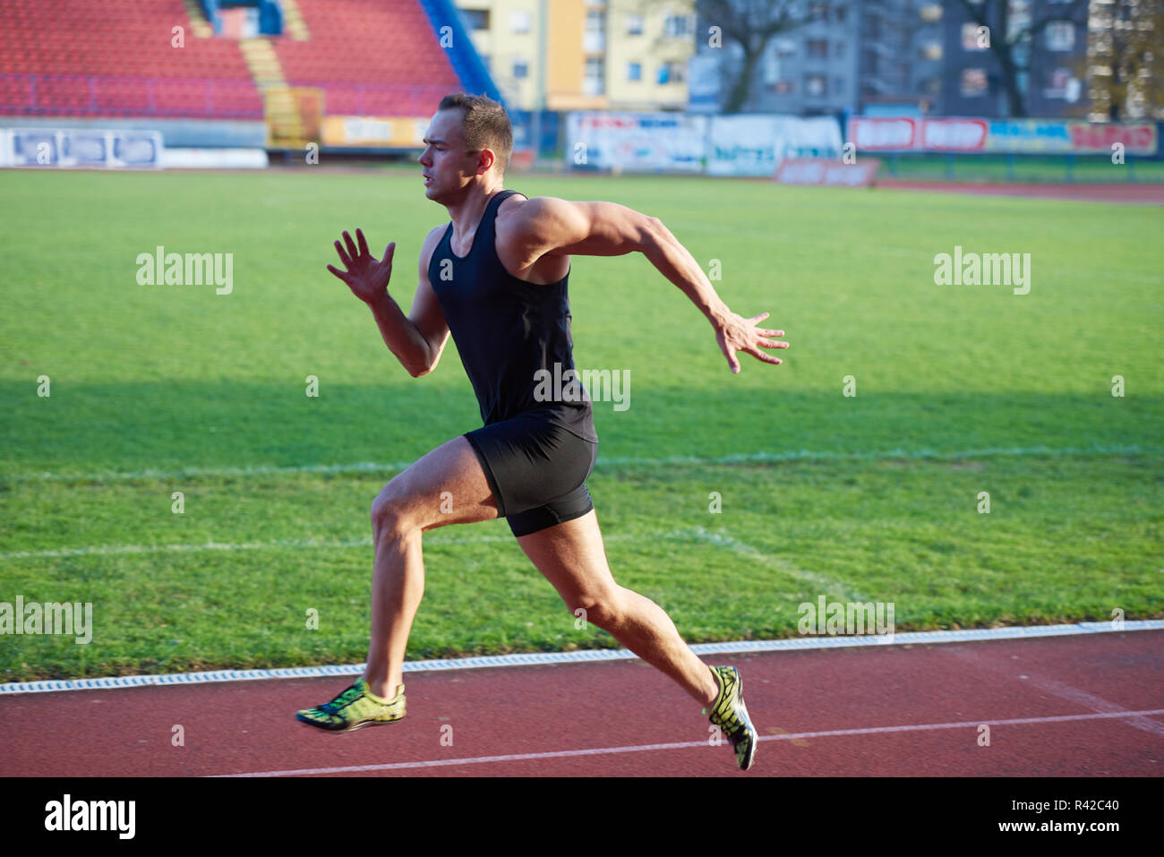 Explosive movement athlete hi-res stock photography and images - Alamy