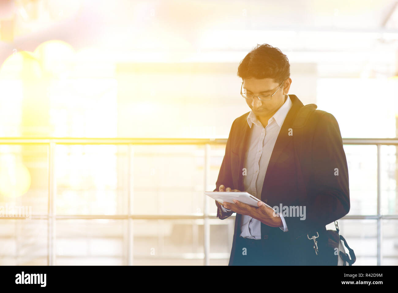 Office computers india hi-res stock photography and images - Alamy