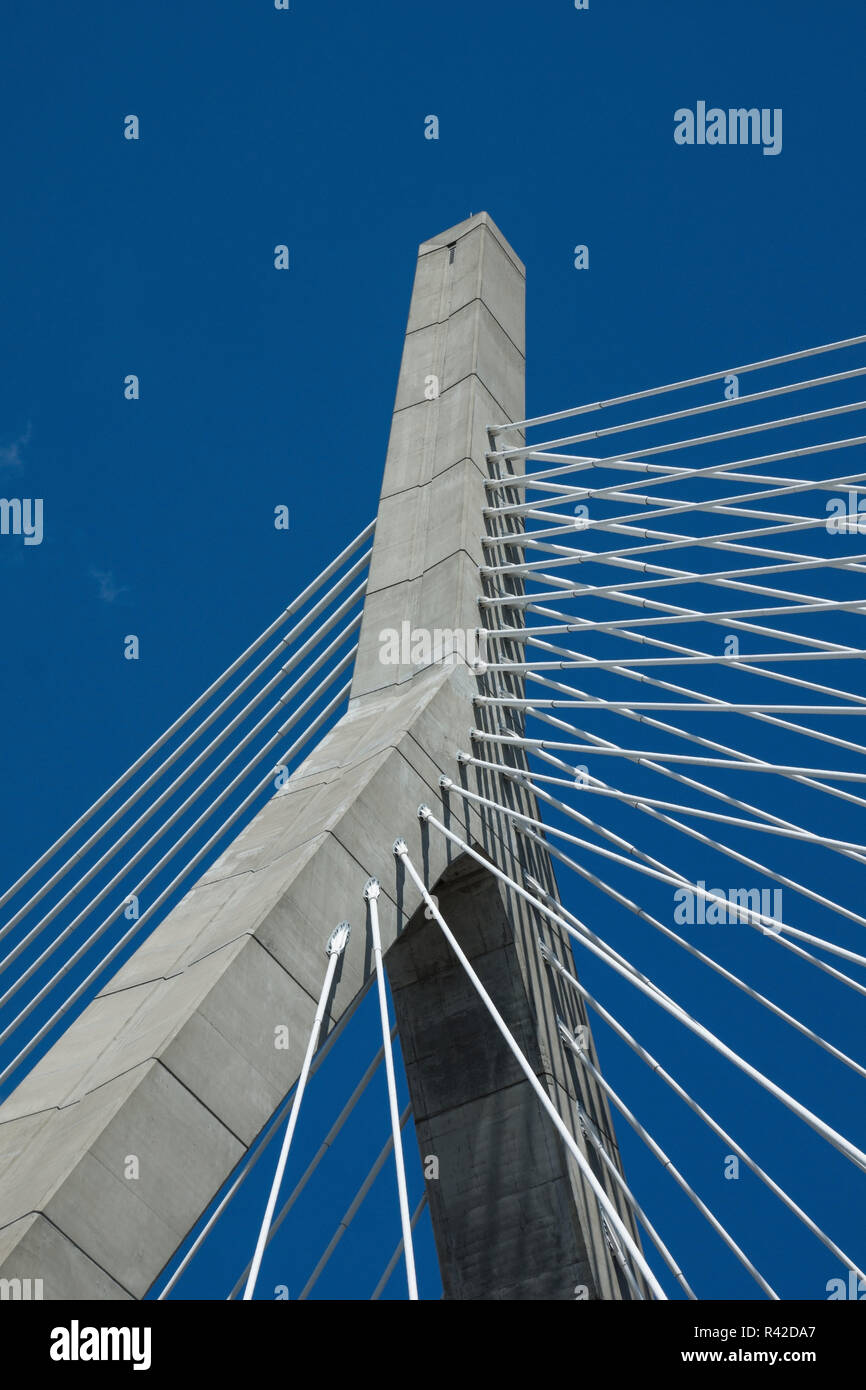 leonard p. zakim bunker hill memorial bridge Stock Photo - Alamy