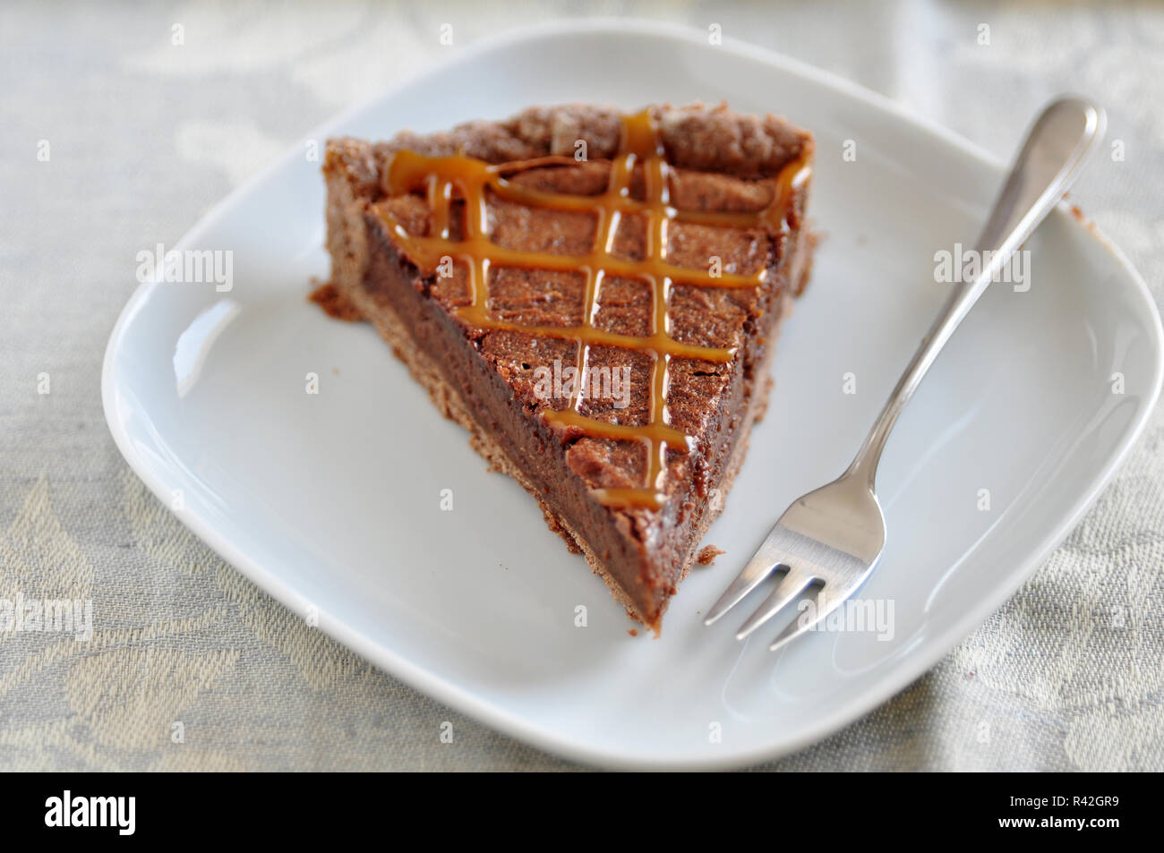 Sponge cake tower hi-res stock photography and images - Alamy