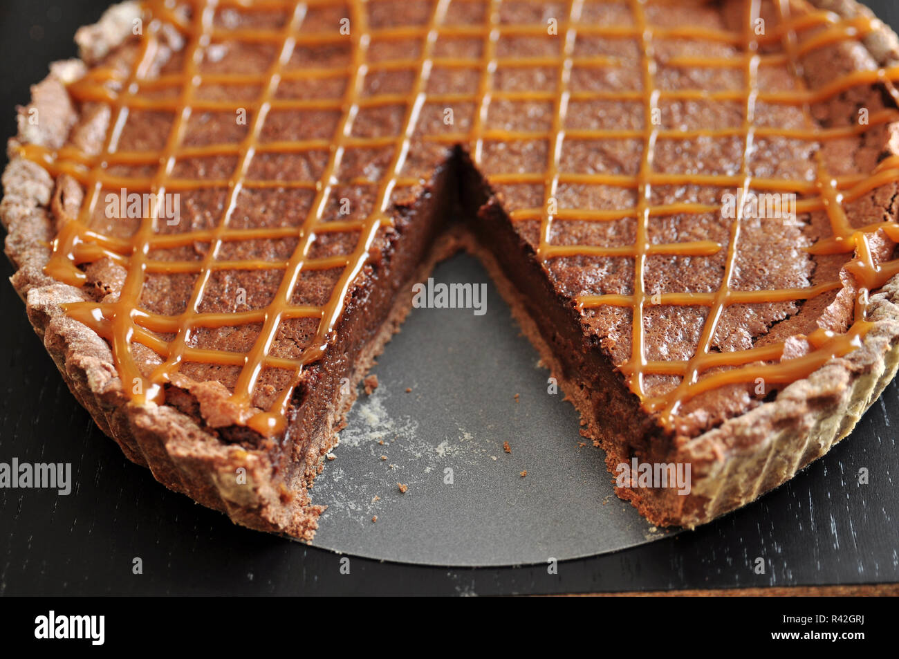 Sponge cake tower hi-res stock photography and images - Alamy