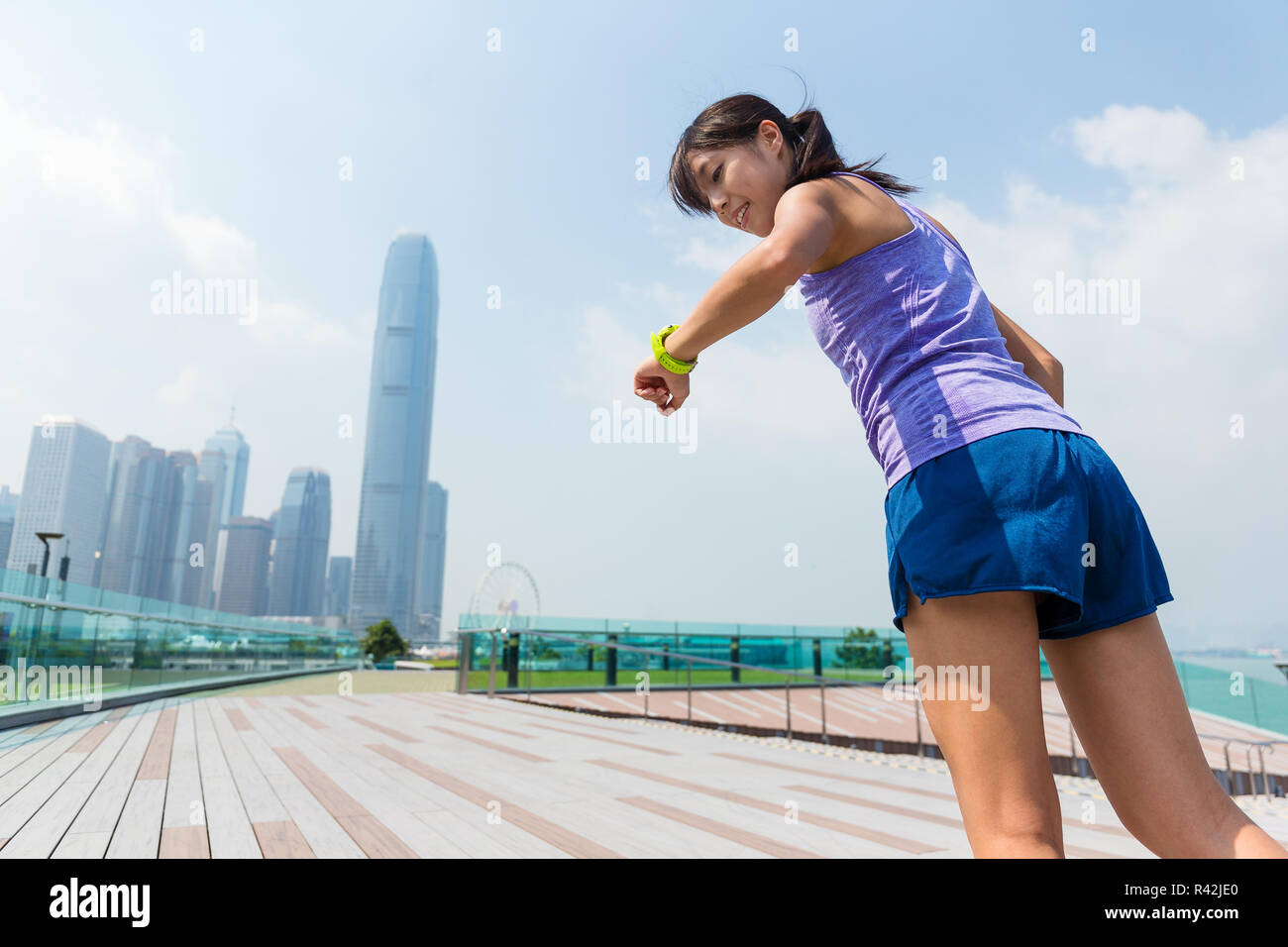 Girl running looking back rear view hi-res stock photography and images ...