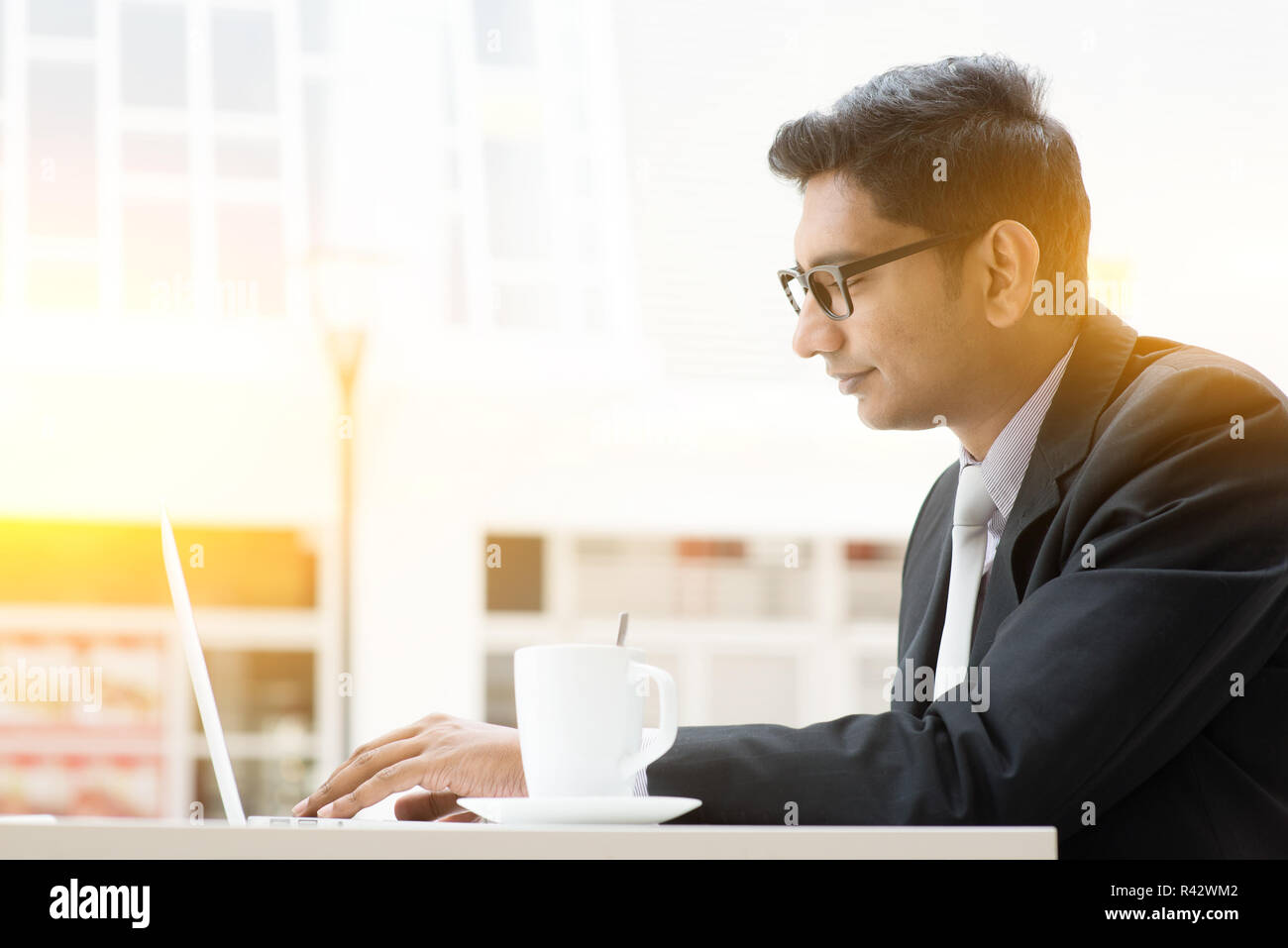 Computer india internet cafe hi-res stock photography and images - Alamy