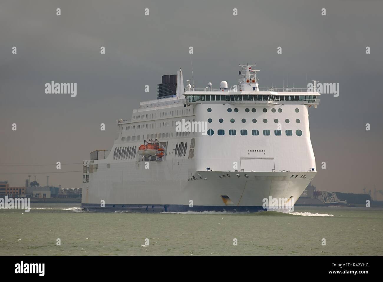 Rotterdam ferry boat hi-res stock photography and images - Alamy