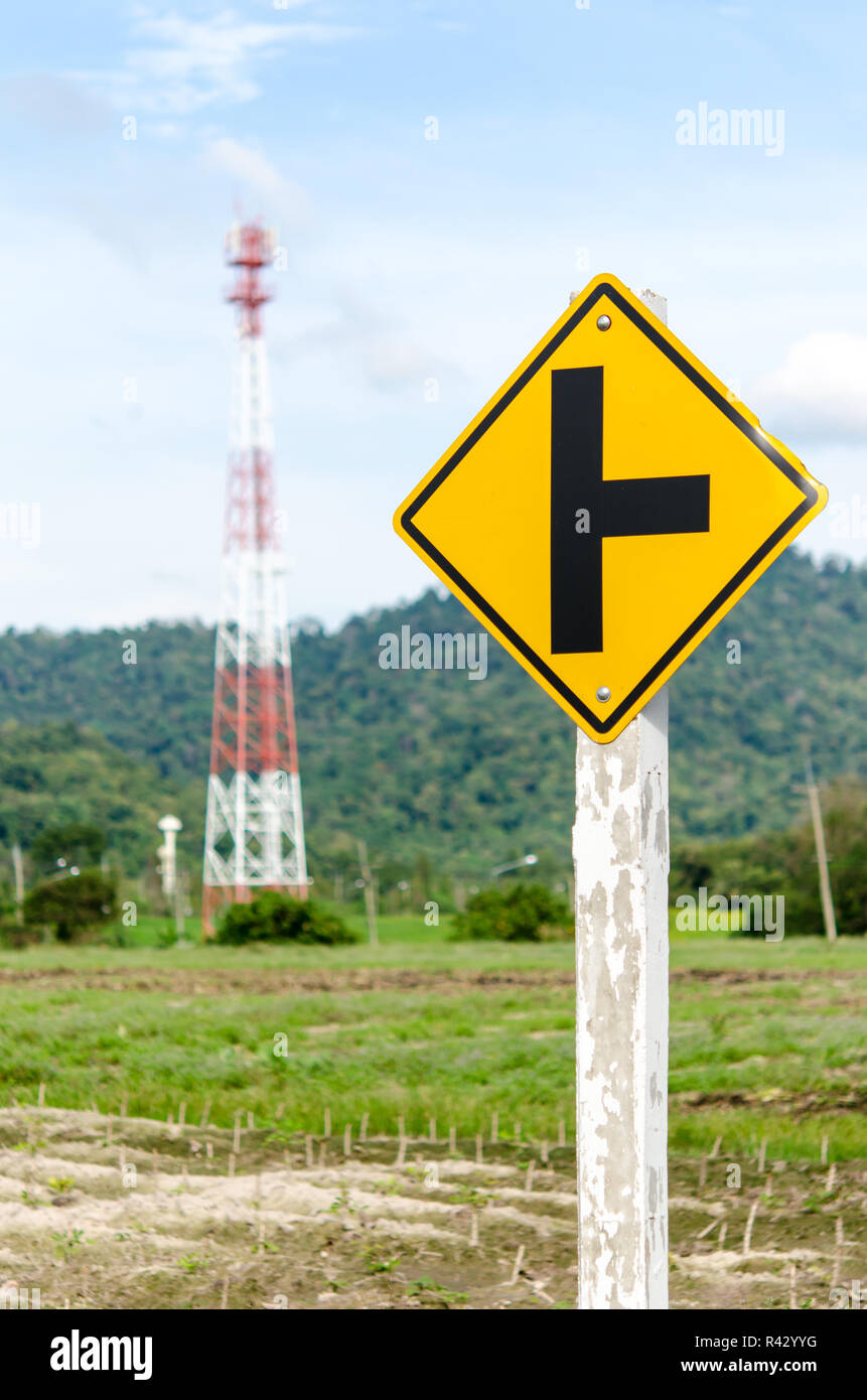 City intersection sign backdrop hi-res stock photography and images - Alamy