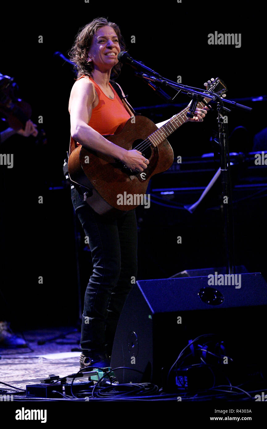 Ani difranco hi-res stock photography and images - Alamy