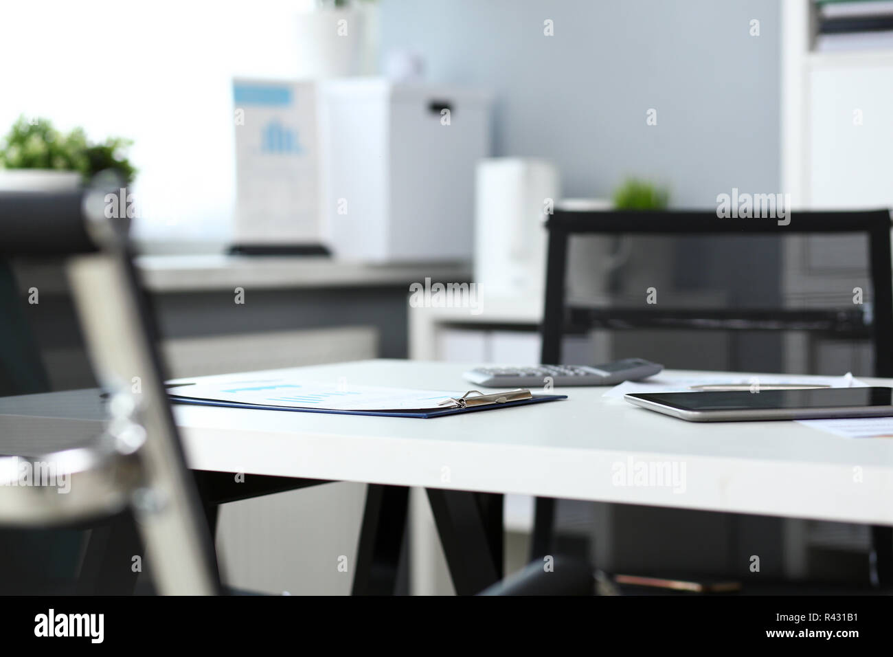 Vacant desk laptop hi-res stock photography and images - Alamy