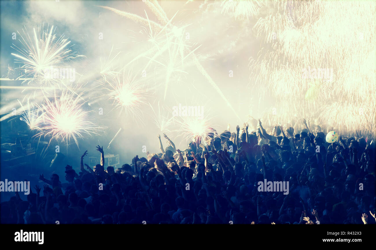 Audience excited concert hi-res stock photography and images - Alamy