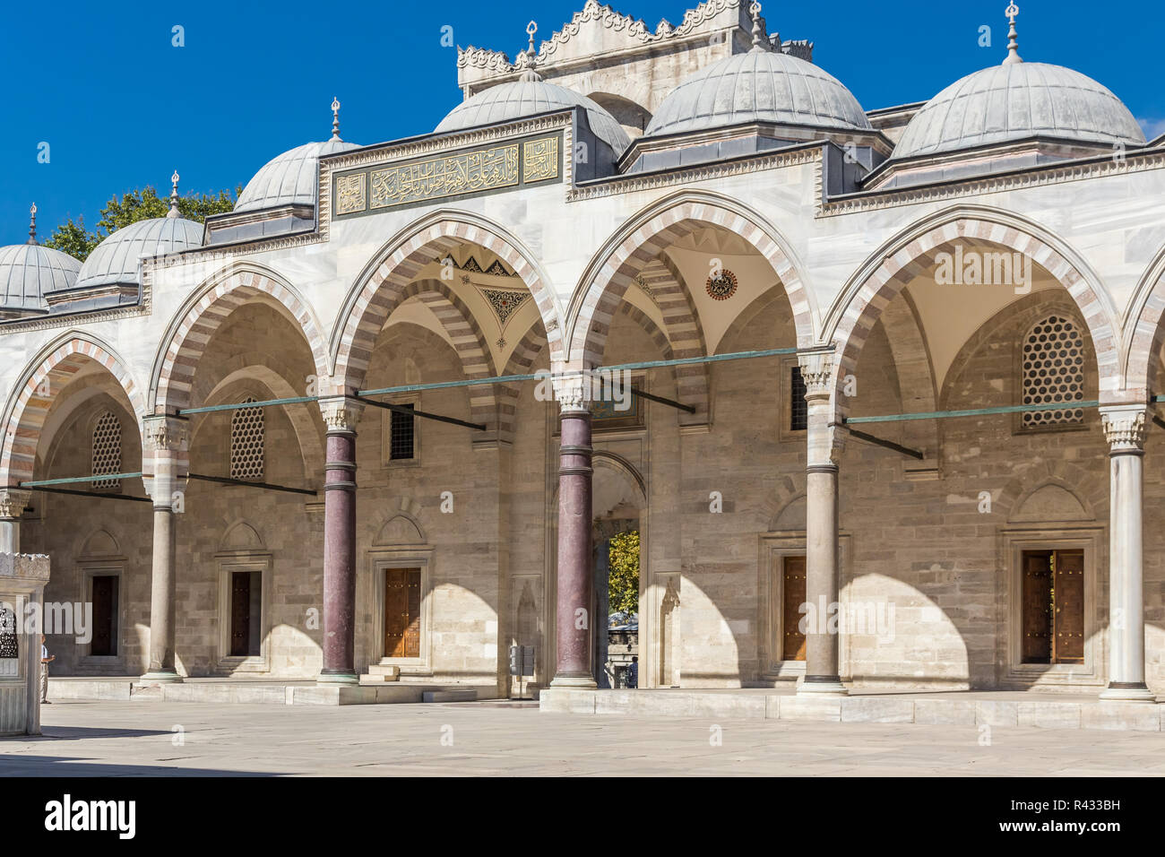 Courtyard istanbul hi-res stock photography and images - Alamy