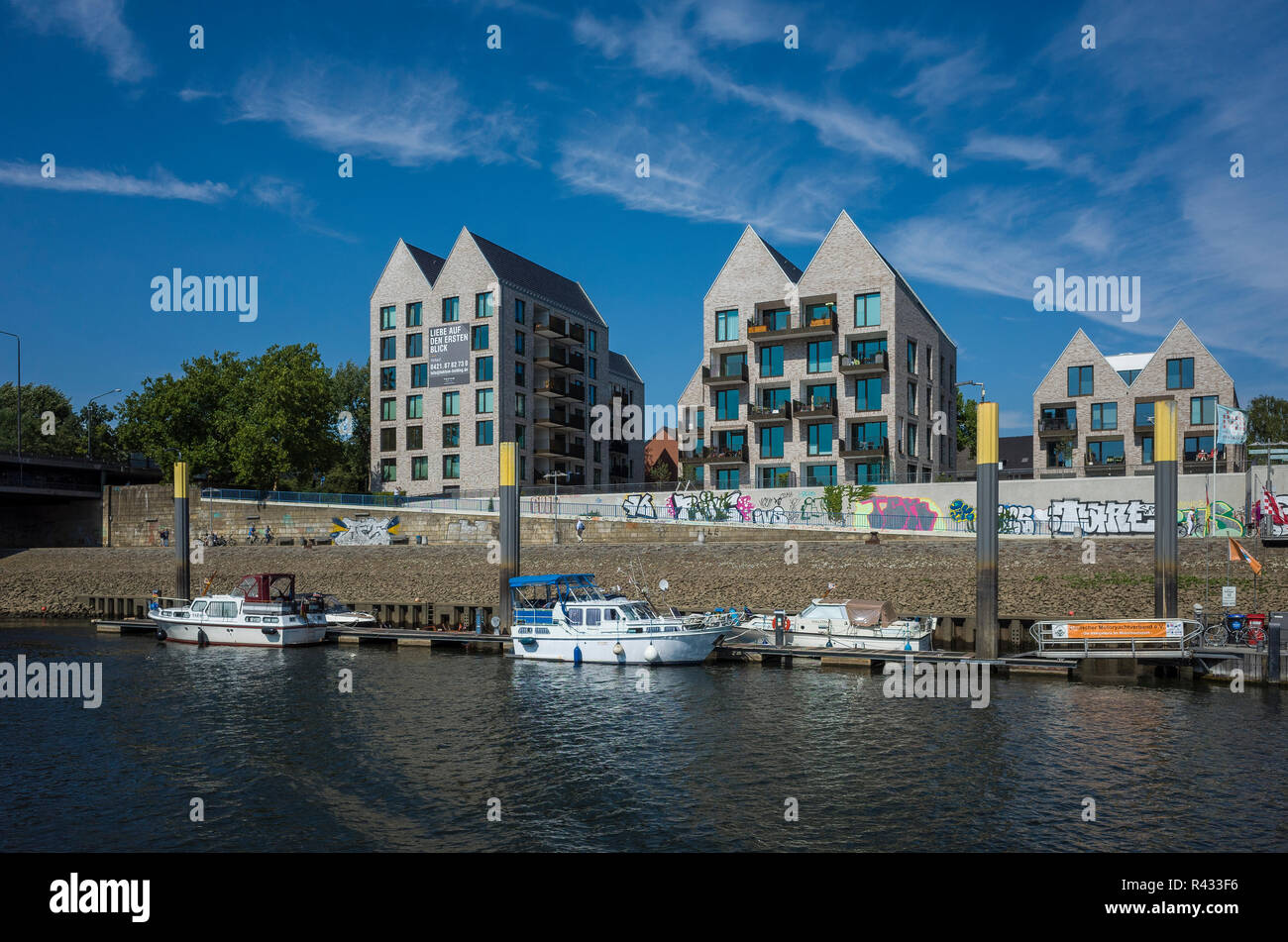 Weser Fluß, Bremen. Deutschland. Germany. A view from a guided tour of ...