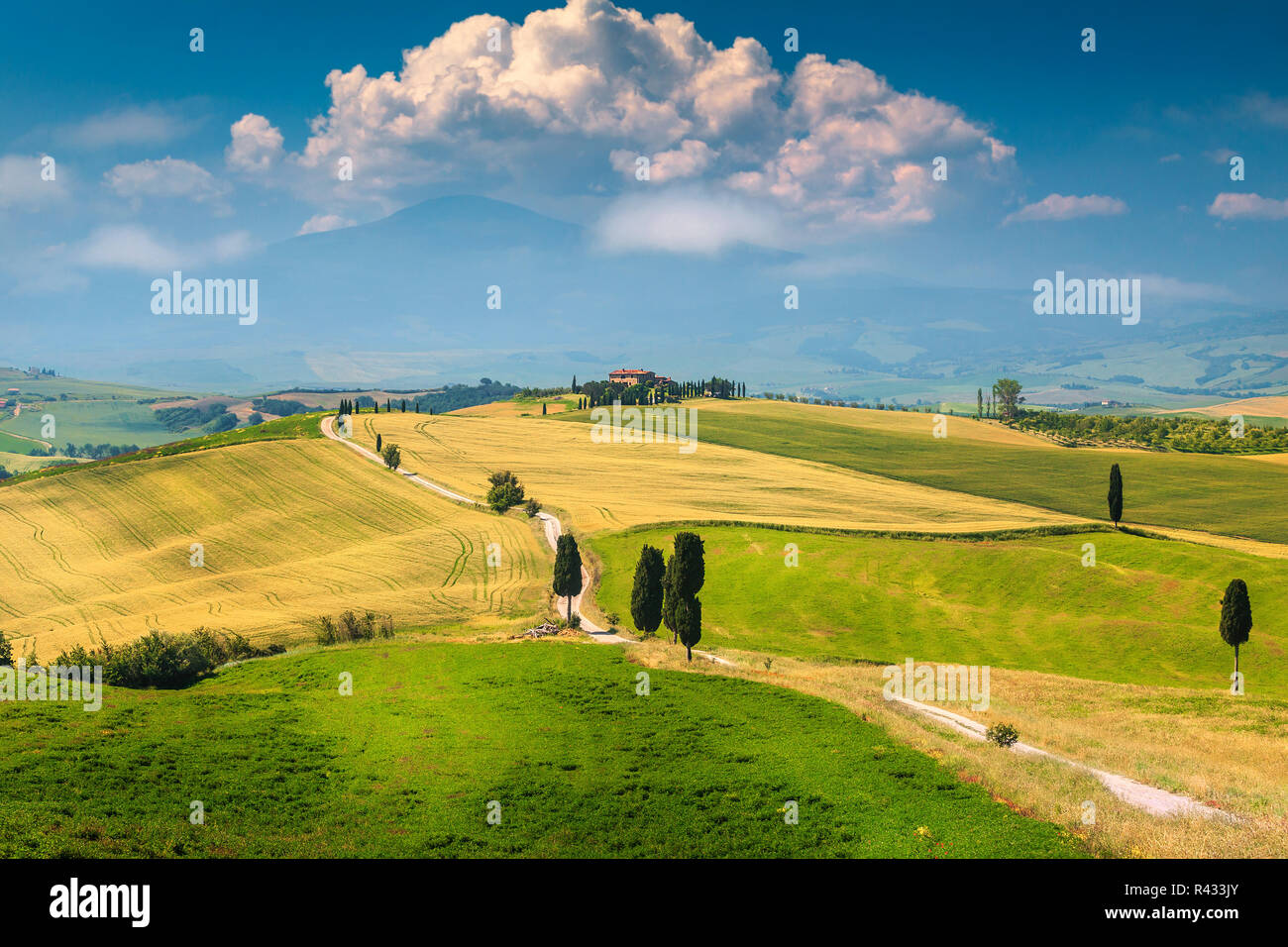 Spring agricultural landscape in Tuscany. Fantastic agrotourism and ...