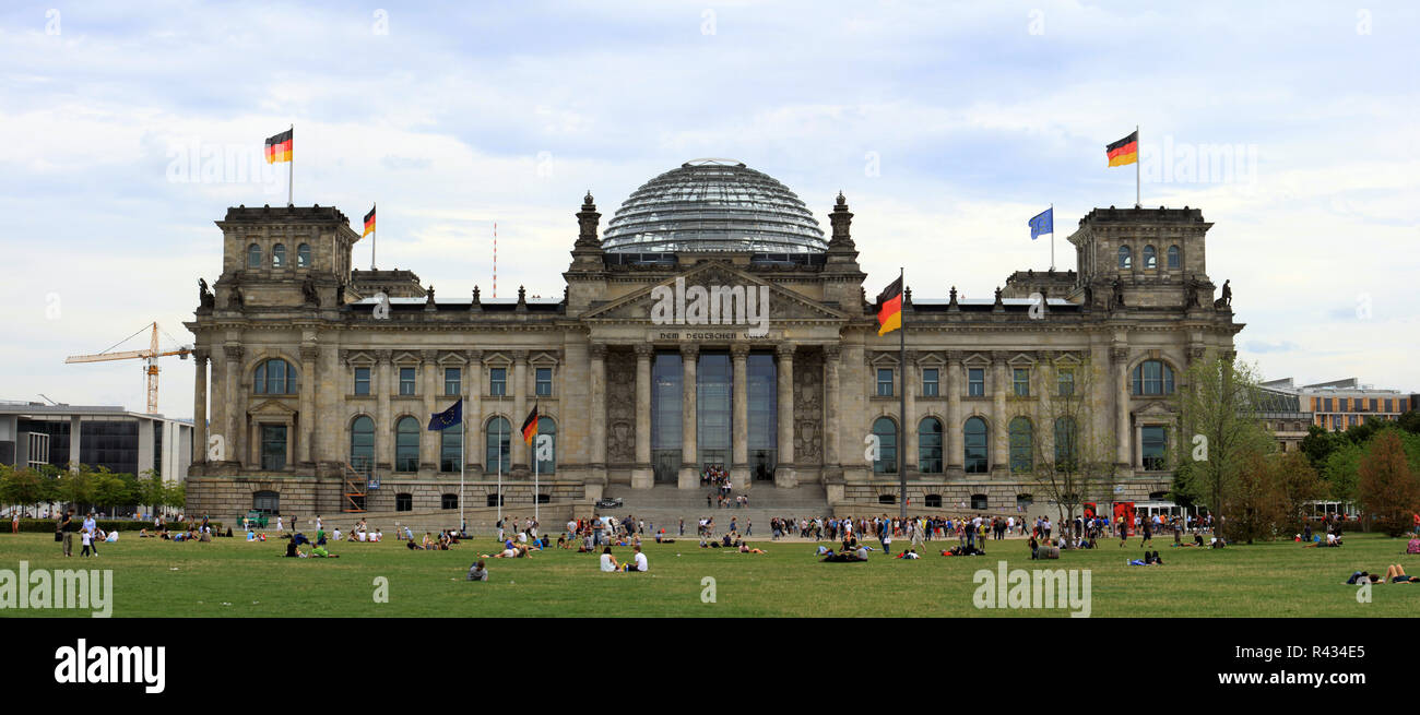 reichstag - the seat of the german parliament Stock Photo - Alamy