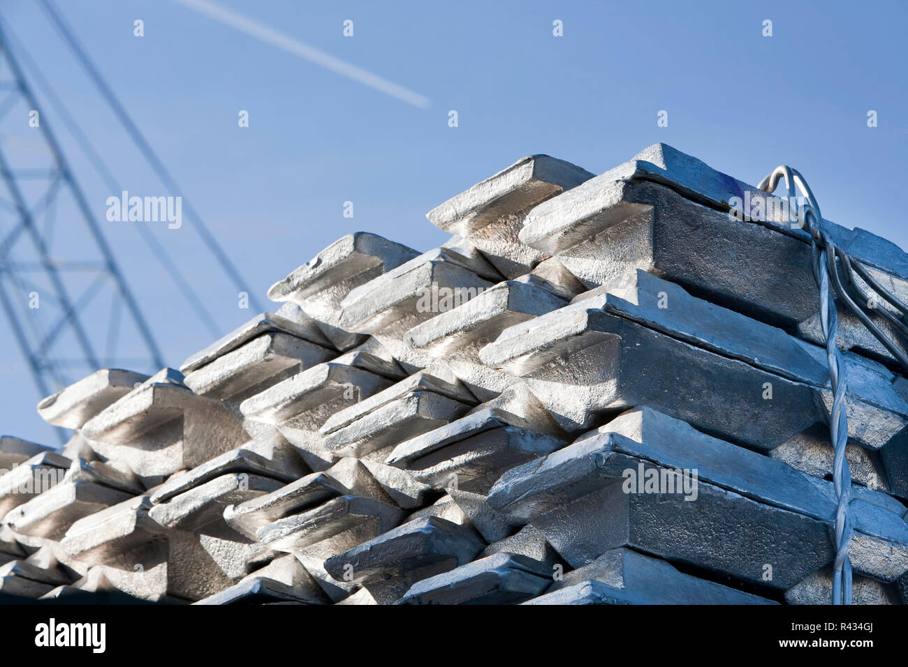 Aluminium ingot hi-res stock photography and images - Alamy