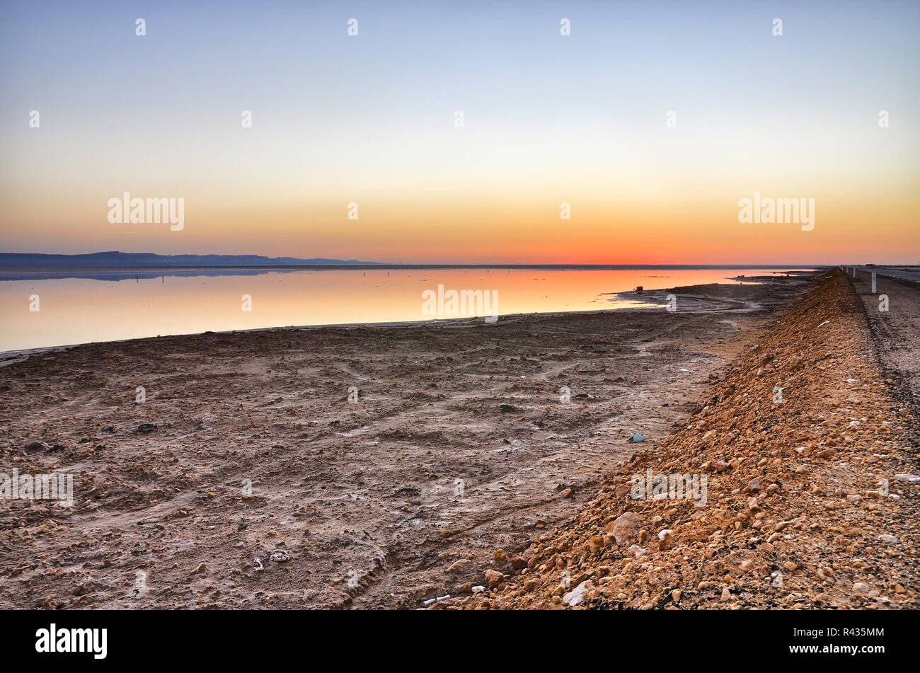 Beautiful sunrise on salt lake Chott el Djerid, Sahara desert, T Stock ...