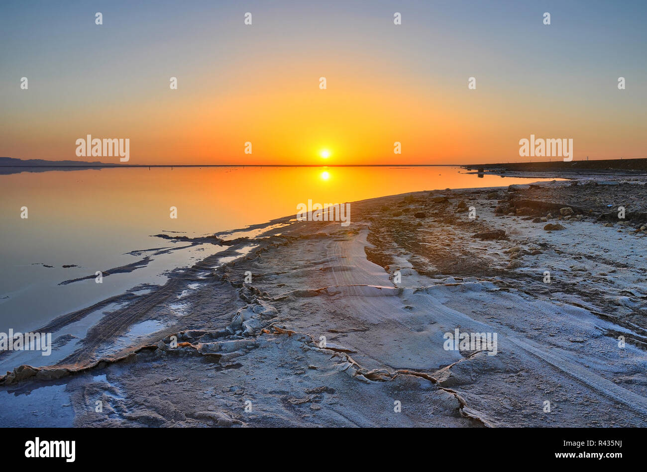 Beautiful sunrise on salt lake Chott el Djerid, Sahara desert, T Stock ...