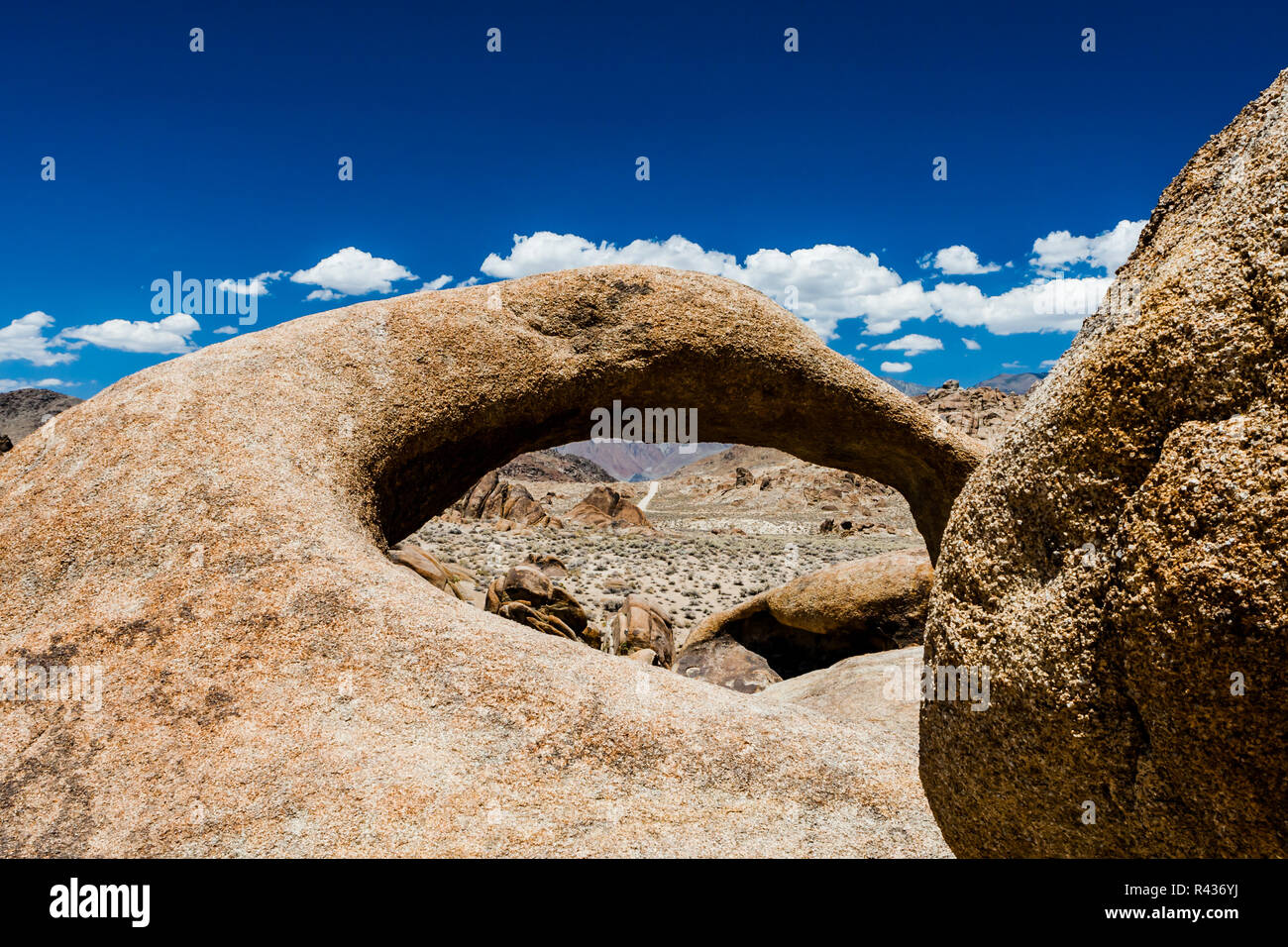 Mobius curves hi-res stock photography and images - Alamy