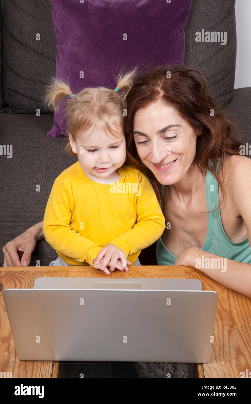 Mommy computer hi-res stock photography and images - Alamy