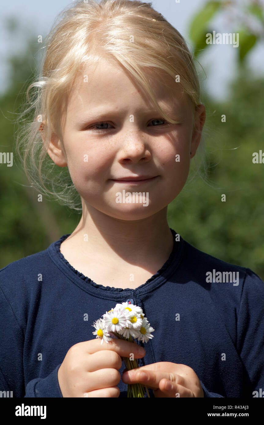 Child with posy hi-res stock photography and images - Alamy
