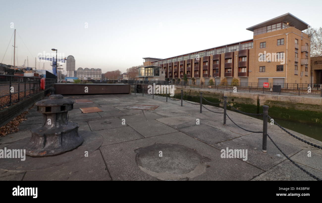 London dock street view hi-res stock photography and images - Alamy