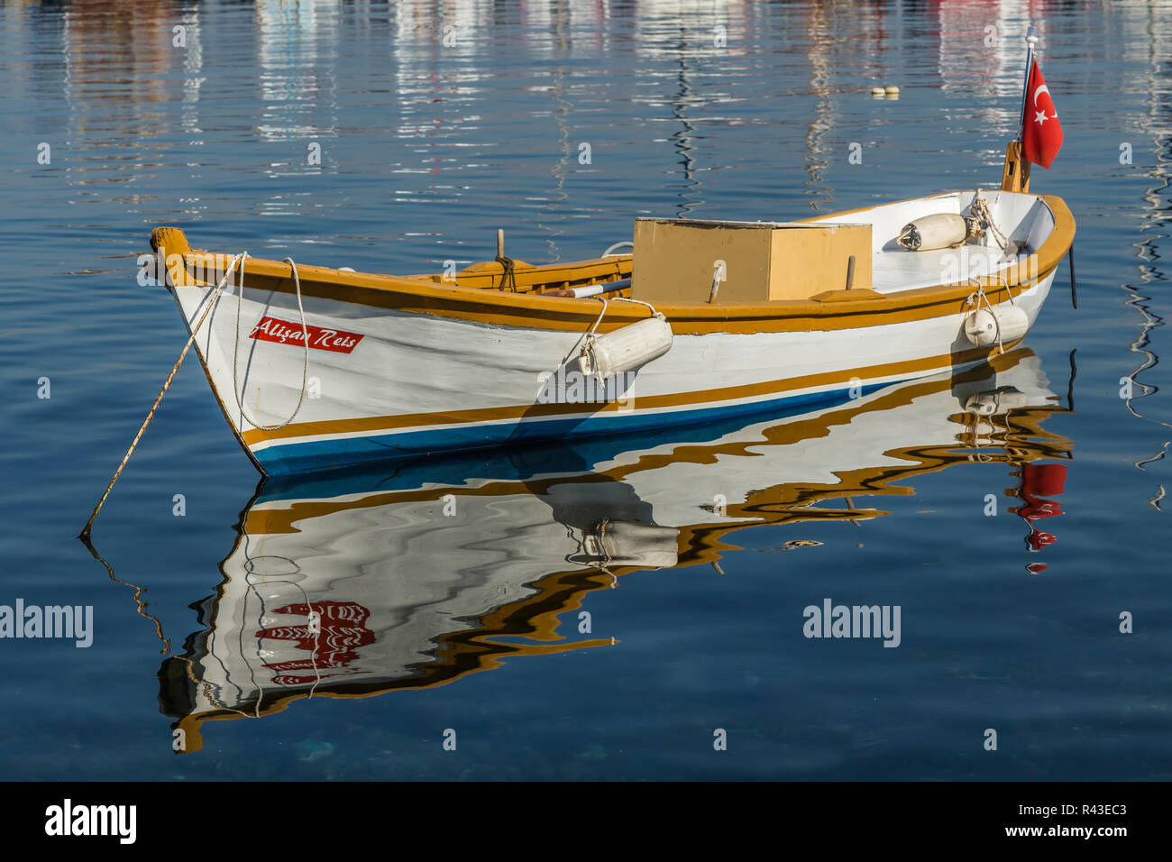 Rowing boat calm water hi-res stock photography and images - Alamy