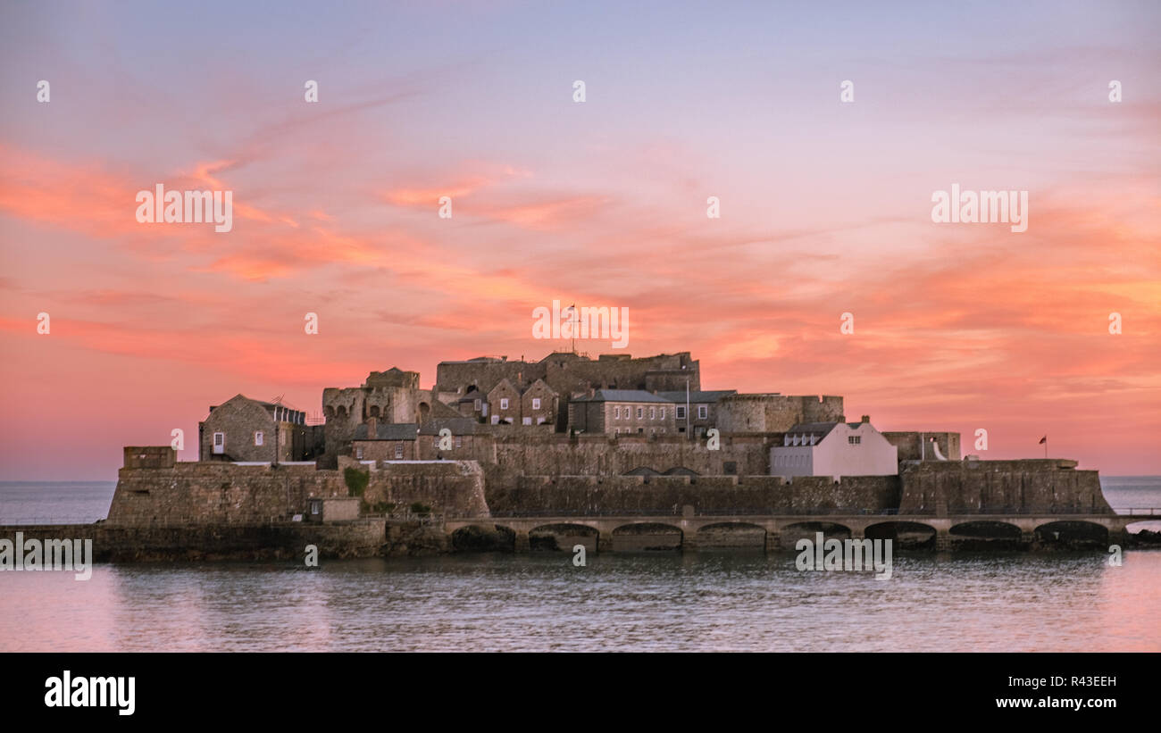 Defence of the castle hi-res stock photography and images - Alamy