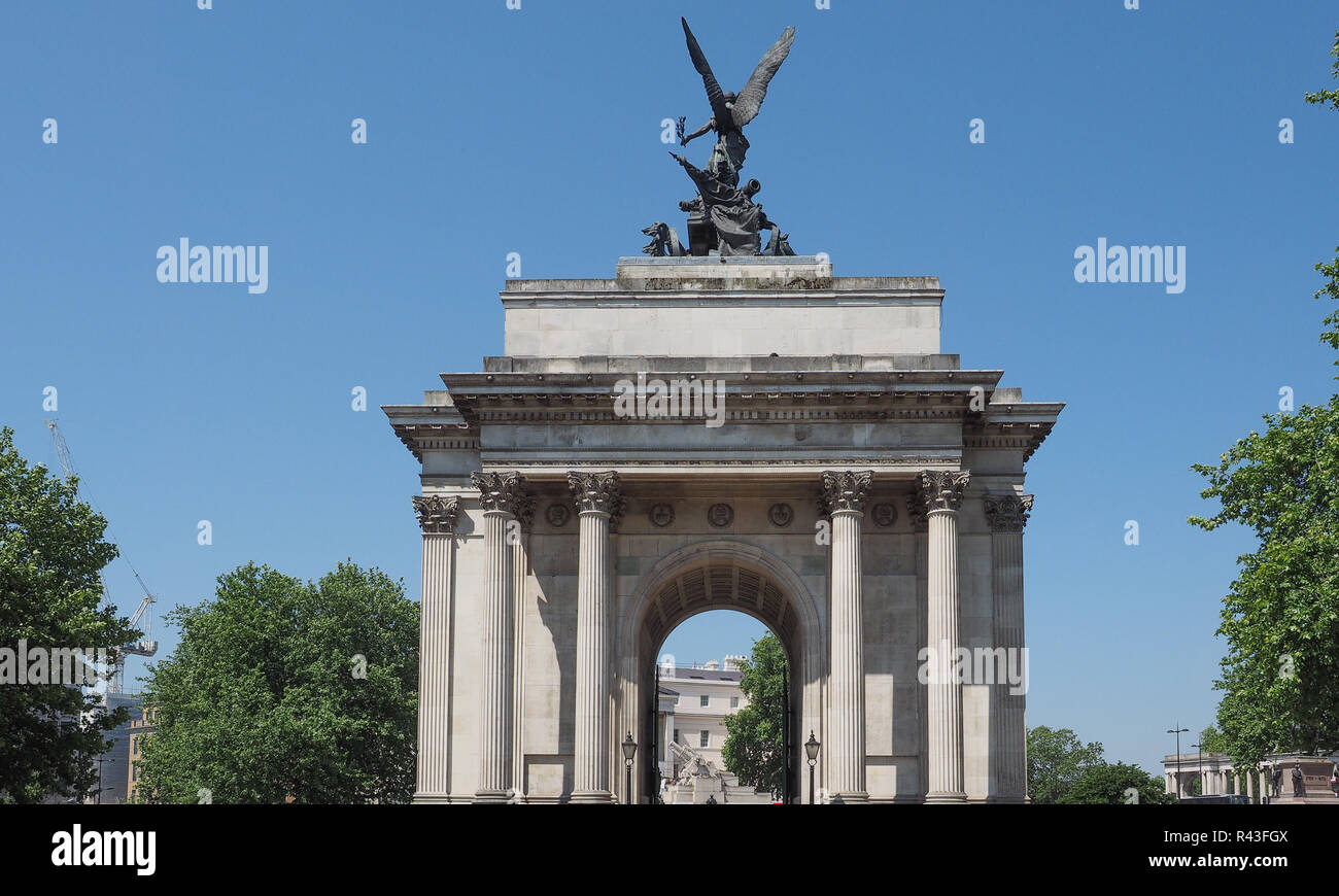 wellington arch in london Stock Photo - Alamy