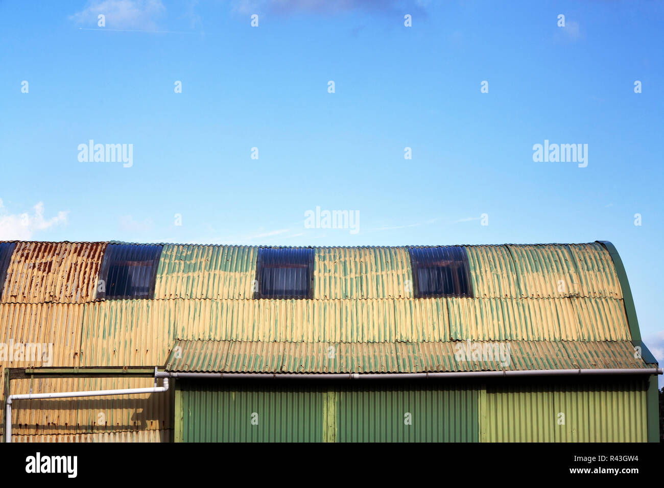Corrugated Iron shed Stock Photo - Alamy