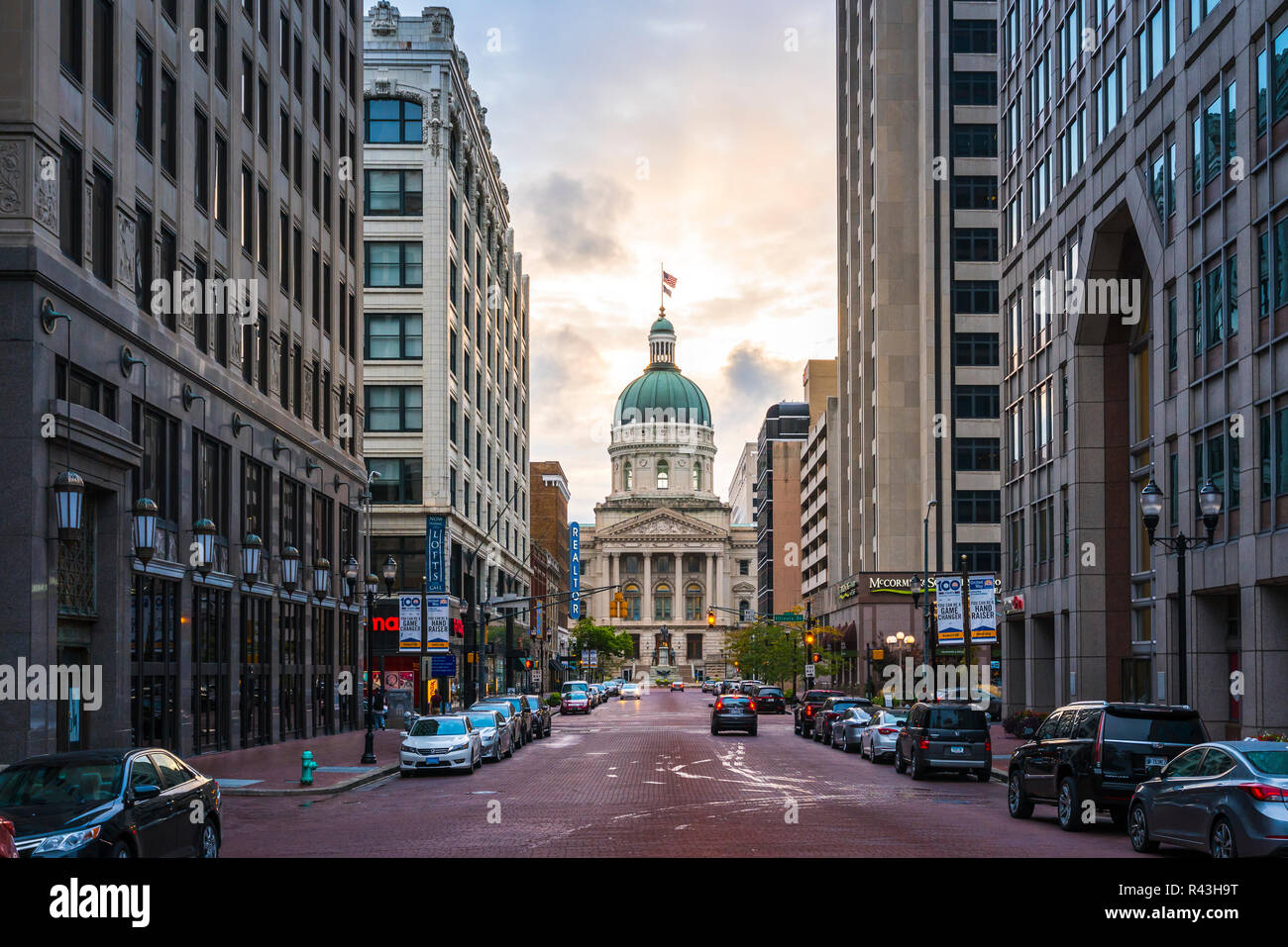 State indiana indianapolis dome hi-res stock photography and images - Alamy