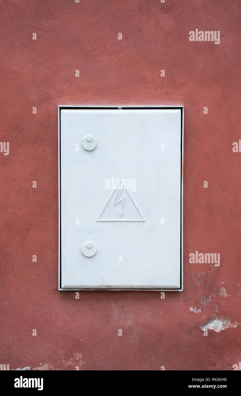 Electric shock sign hi-res stock photography and images - Alamy