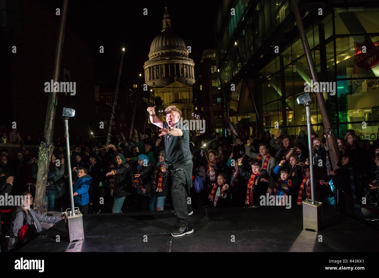 Wizarding World fans gather at the Fantastic Beasts: Wizarding World ...