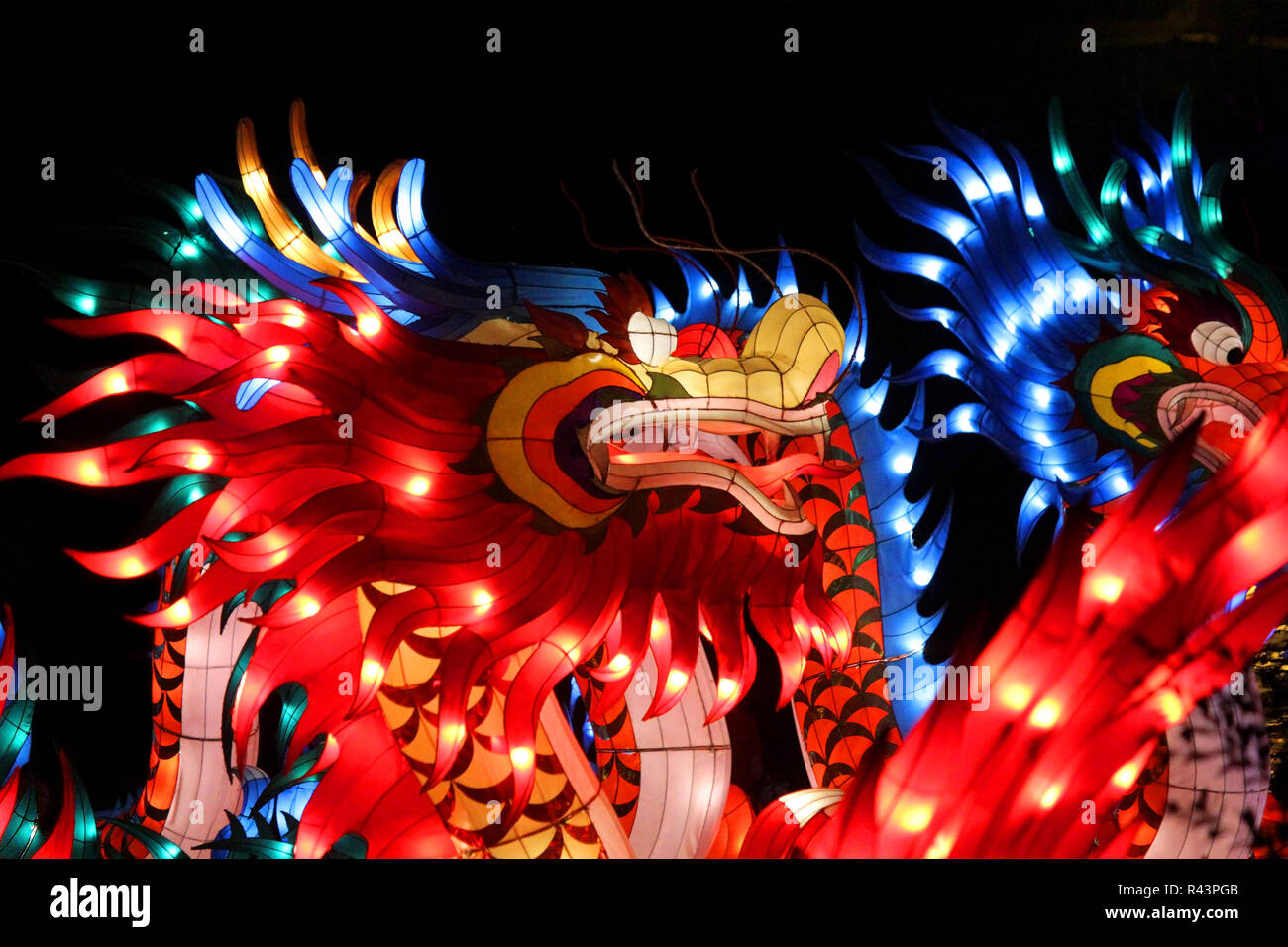 Chinese lantern festival dragon hi-res stock photography and images - Alamy