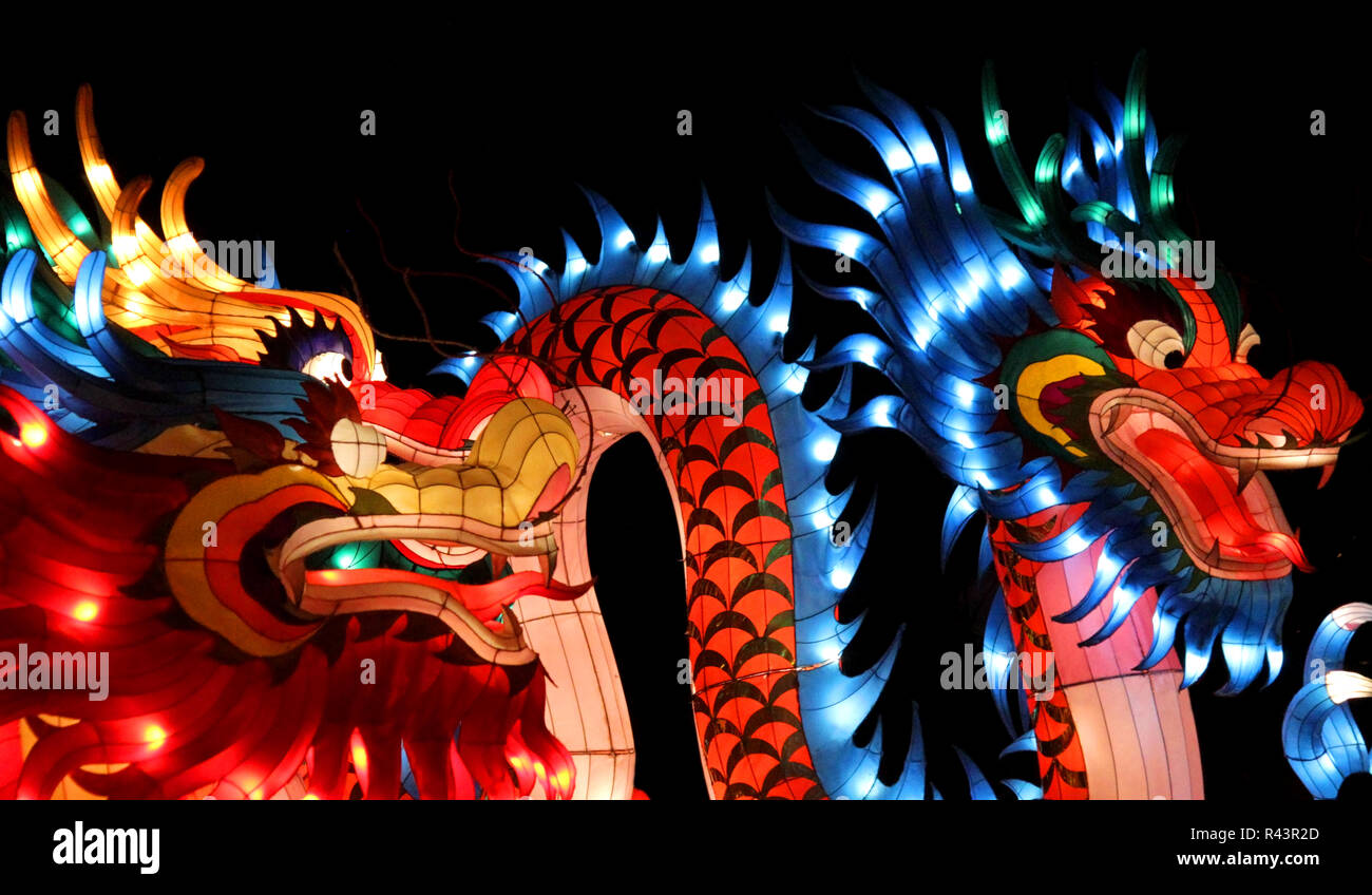 Chinese lantern festival dragon hi-res stock photography and images - Alamy
