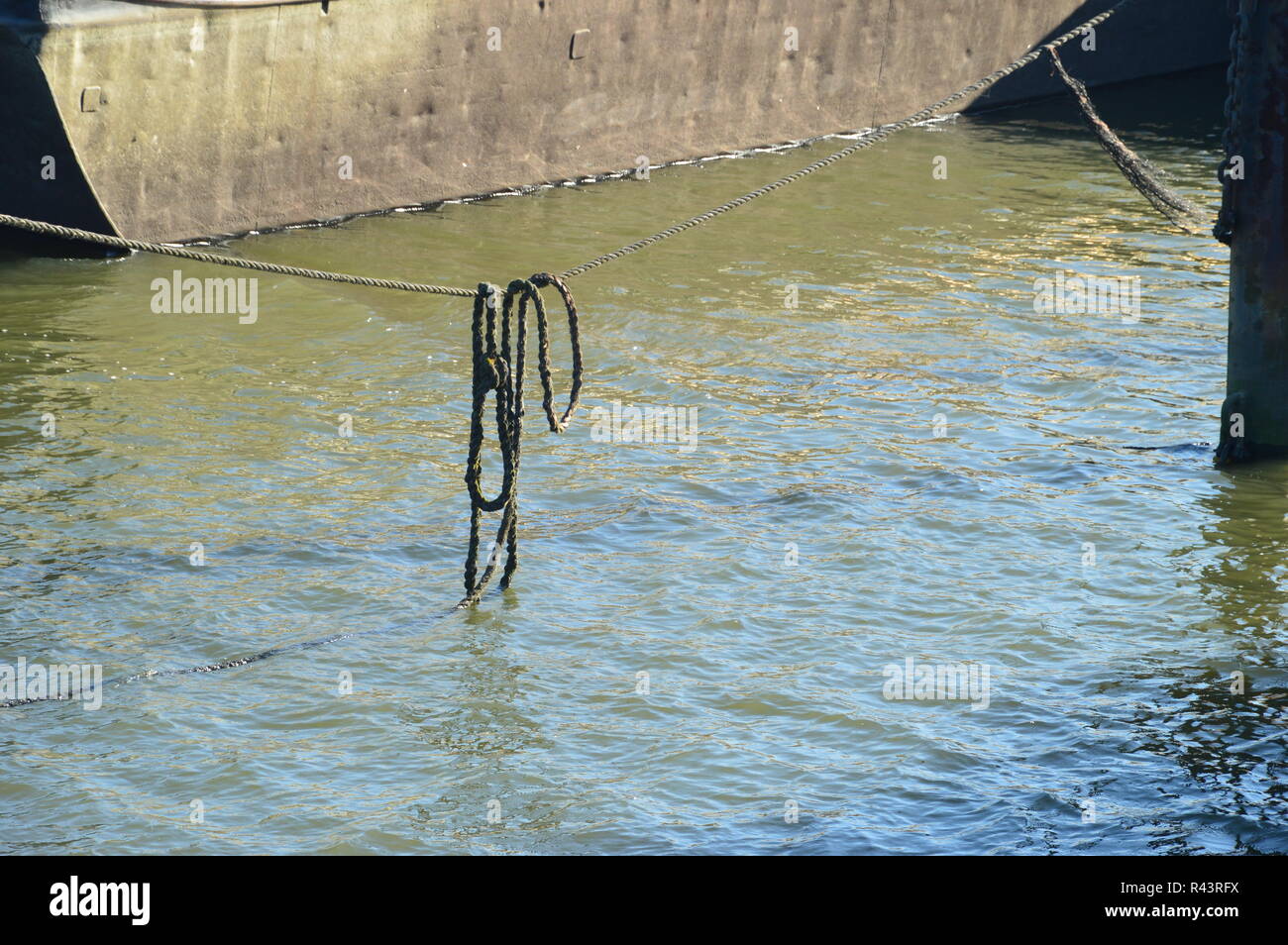 Knot in sisal rope hi-res stock photography and images - Alamy