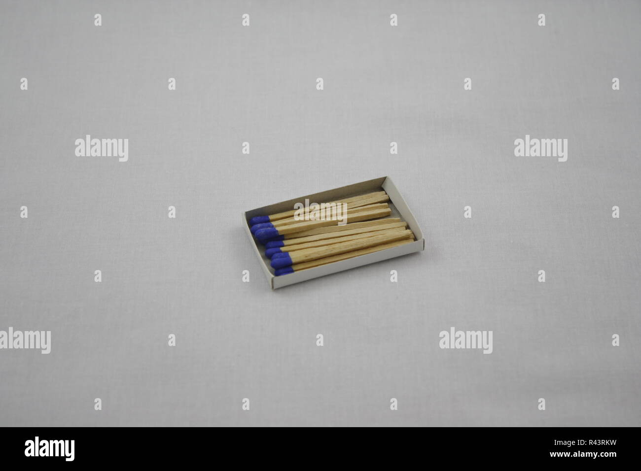 Carton of matches hi-res stock photography and images - Alamy