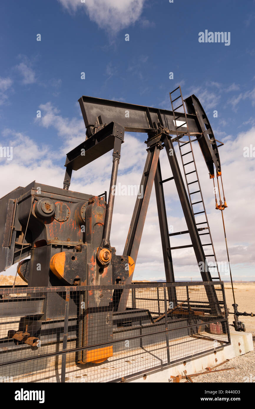 Oil Pump Petroleum Resource Crude Oil High Resolution Stock Photography ...