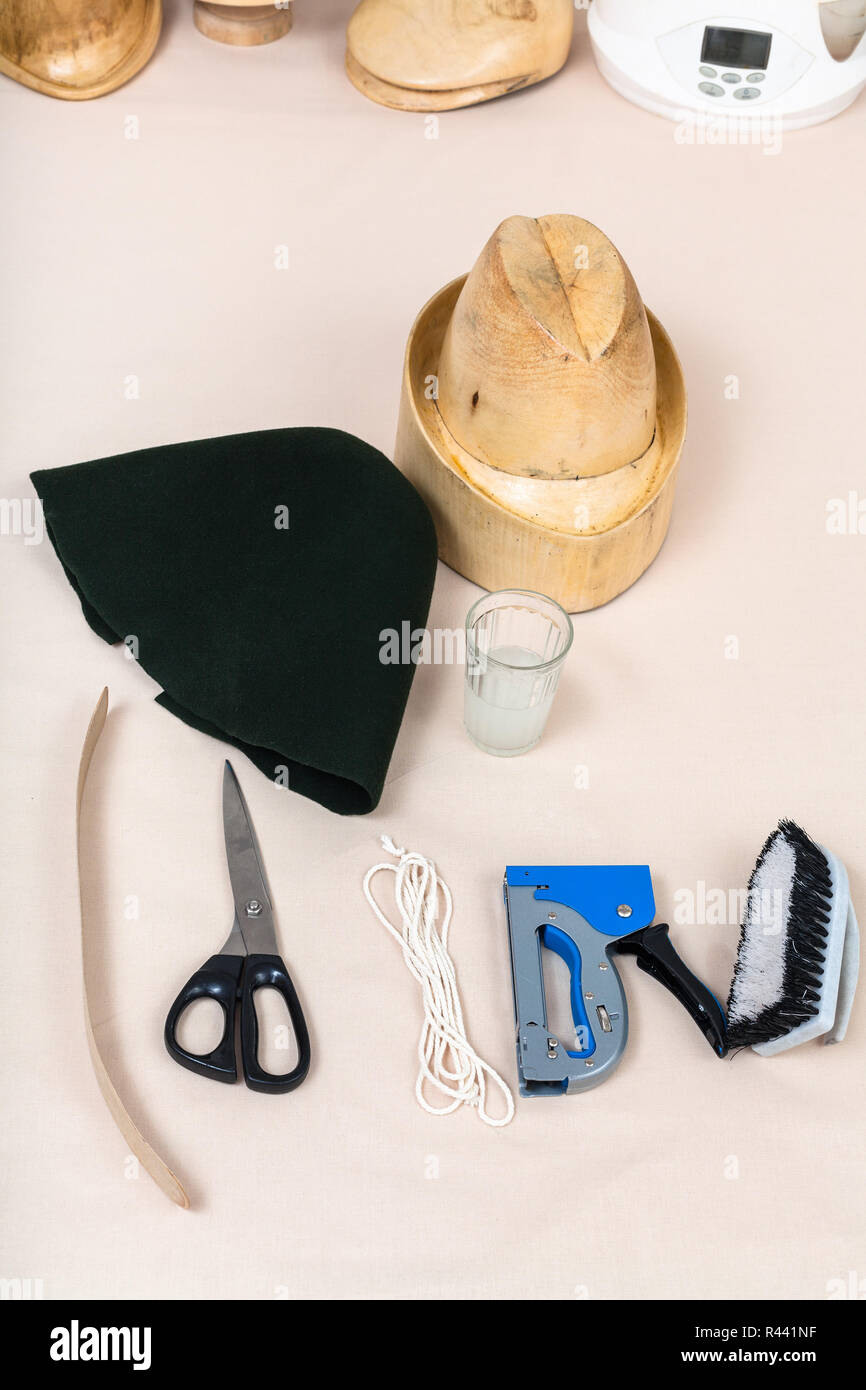 Millinery tools hi-res stock photography and images - Alamy