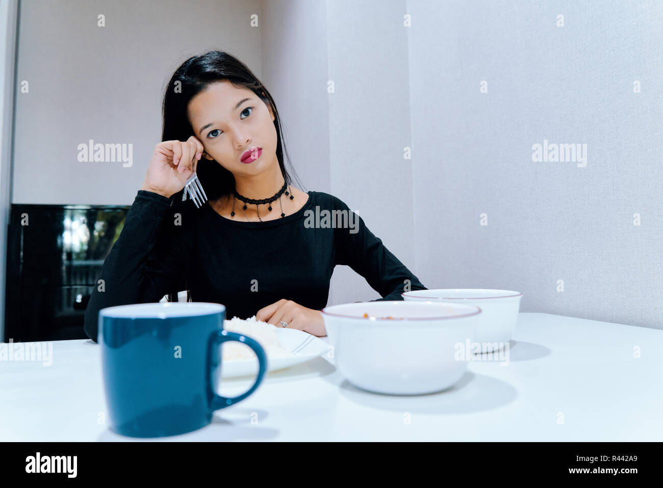 Thai woman posing hand hi-res stock photography and images - Alamy