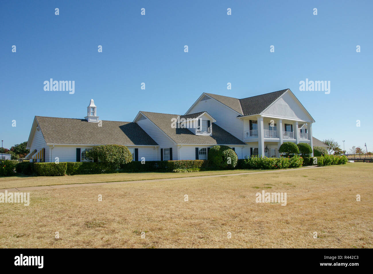 Jr ewing dynasty hi-res stock photography and images - Alamy