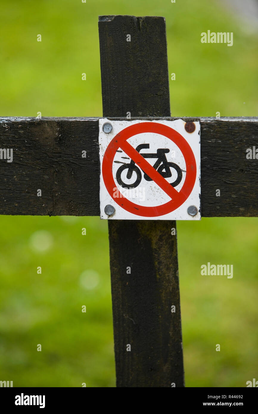 Cycle access pictogram hi-res stock photography and images - Alamy
