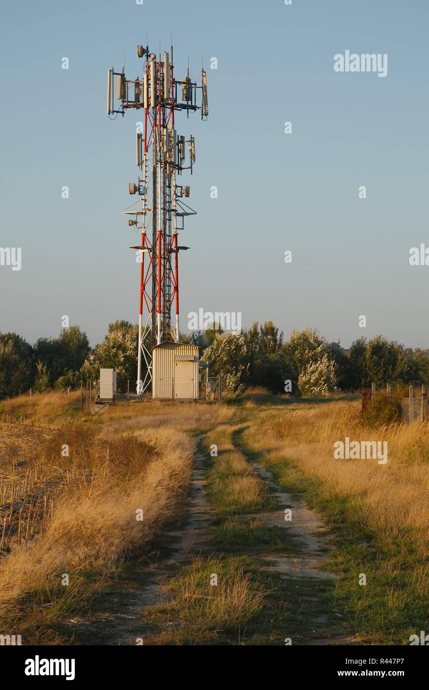 Electromagnetic transmitter hi-res stock photography and images - Alamy